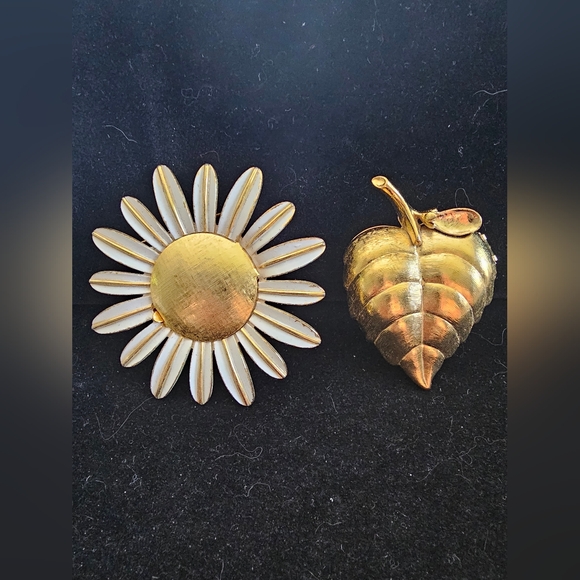 Avon | Jewelry | Vintage Avon Brooches | Poshmark